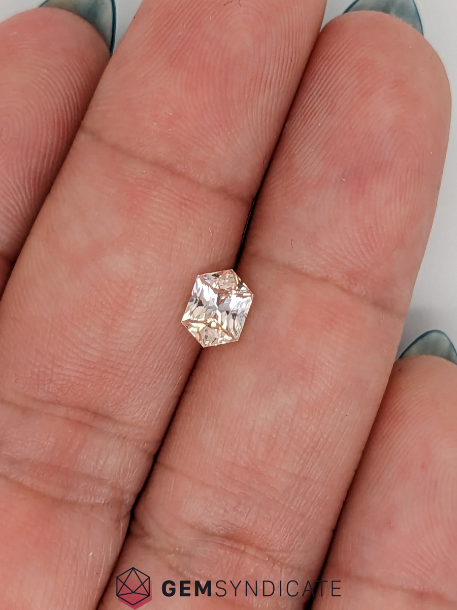 Juicy Elongated Hexagon Peach Sapphire 1.01ct – The Gem Syndicate